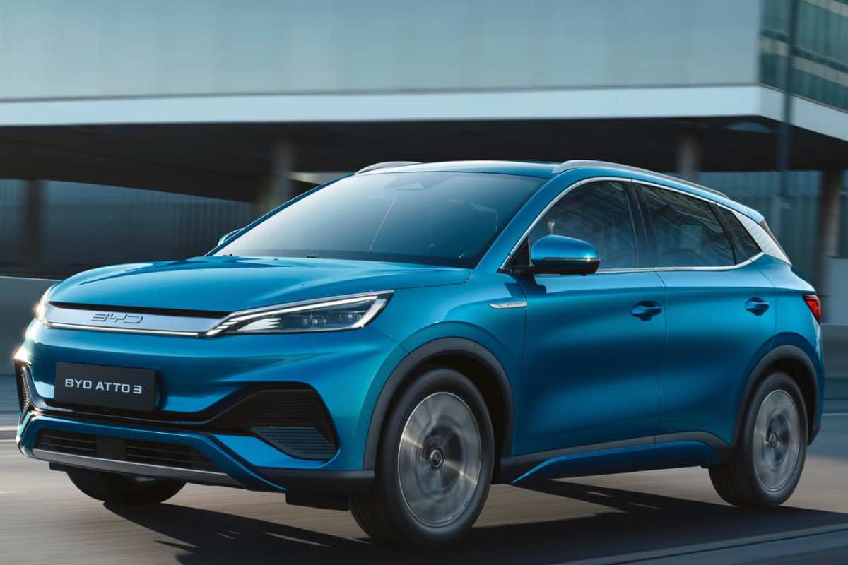 Somiglia ad una Land Rover ma costa la metà, il nuovo SUV dalla Cina ...