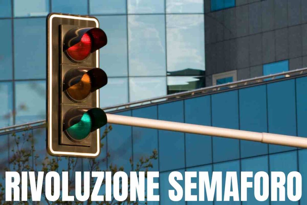 Semaforo, arriva il nuovo colore e rivoluziona le regole: ecco a cosa serve
