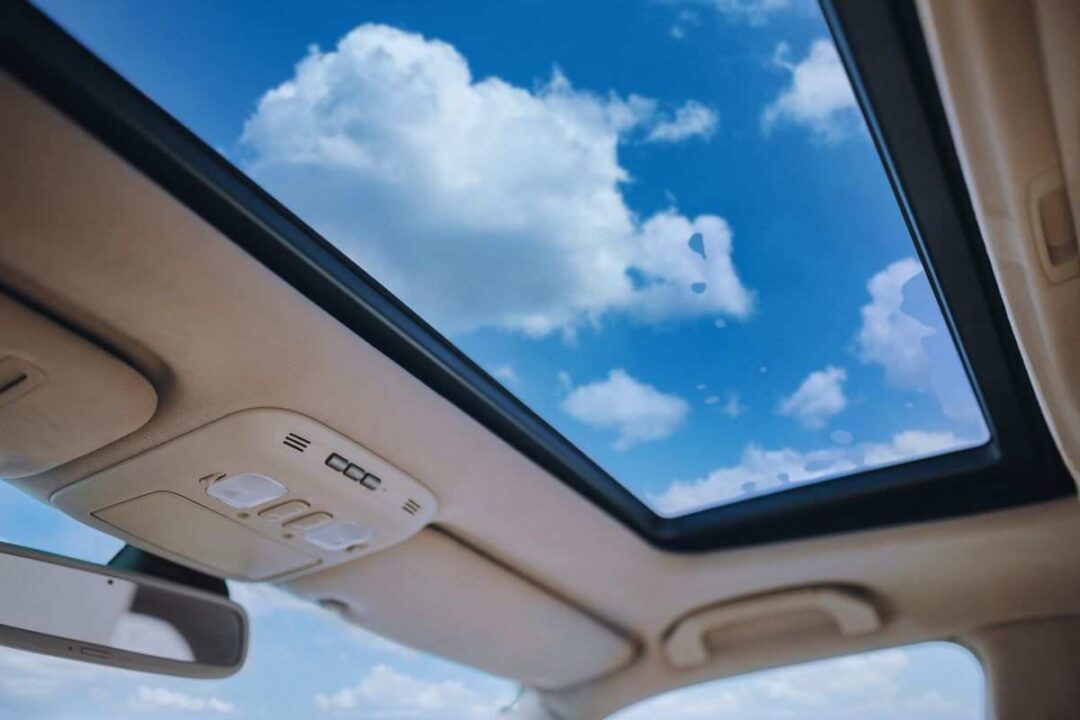 Tetto panoramico quali sono i vantaggi per la tua auto? Pro e contro ...